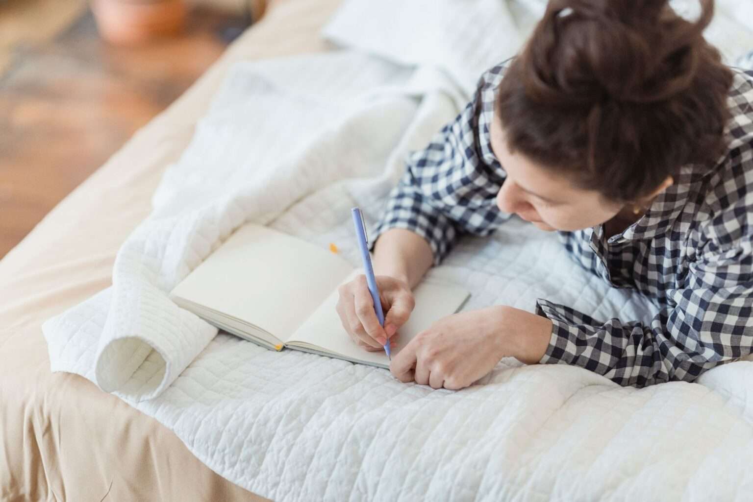 30 Morning Journal Prompts for a great start in your day